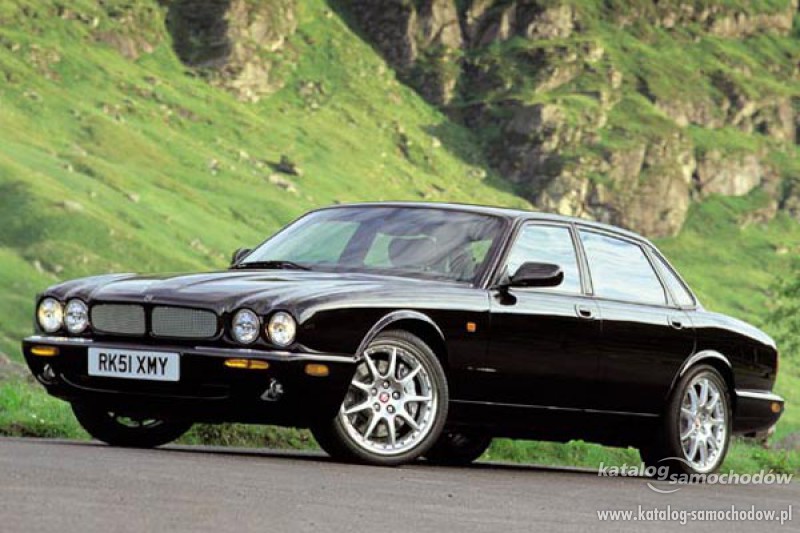 Daimler Daimler technical specifications and fuel economy